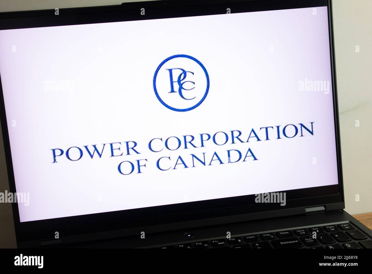 KONSKIE, POLEN - 21. Juli 2022: Das Logo der Management- und ...