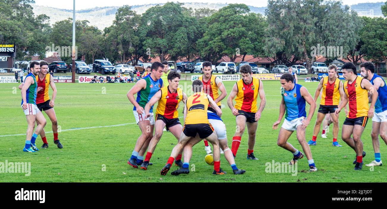 WAAFL 2021 Football C5 Grad Amateure großes Finale zwischen Trinity ...