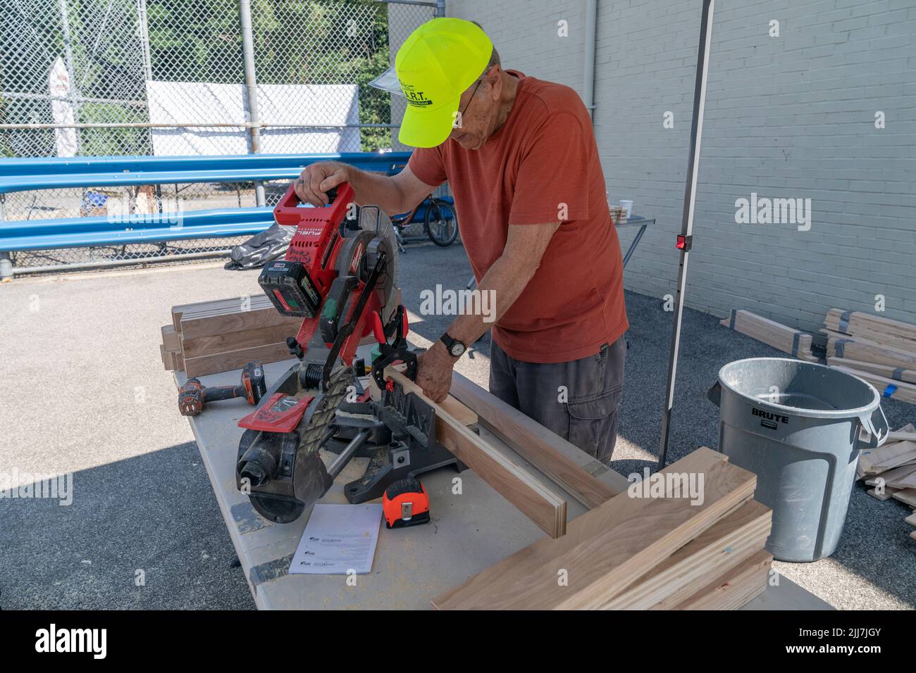 Faltbare tische -Fotos und -Bildmaterial in hoher Auflösung – Alamy