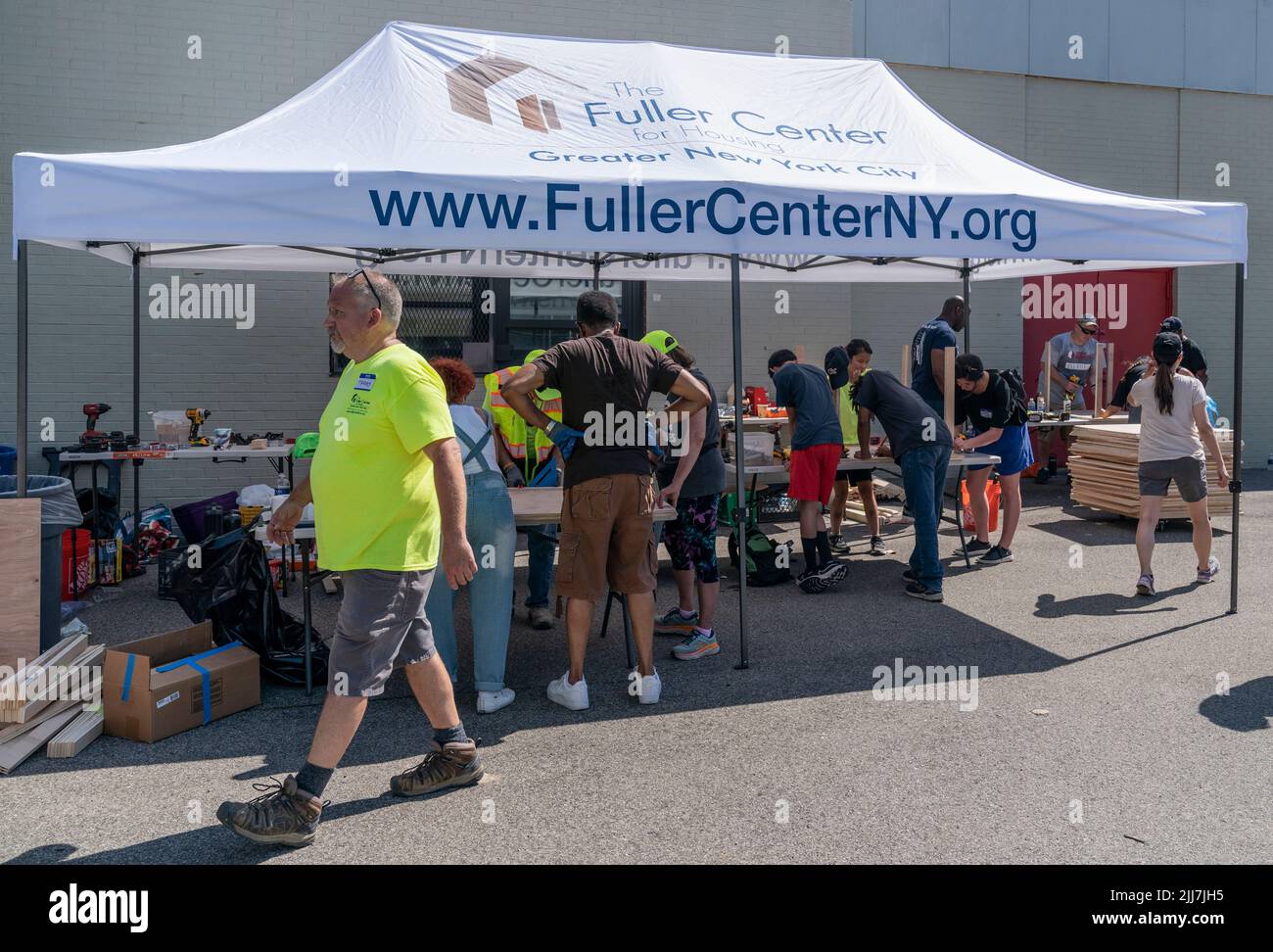 Faltbare tische -Fotos und -Bildmaterial in hoher Auflösung – Alamy
