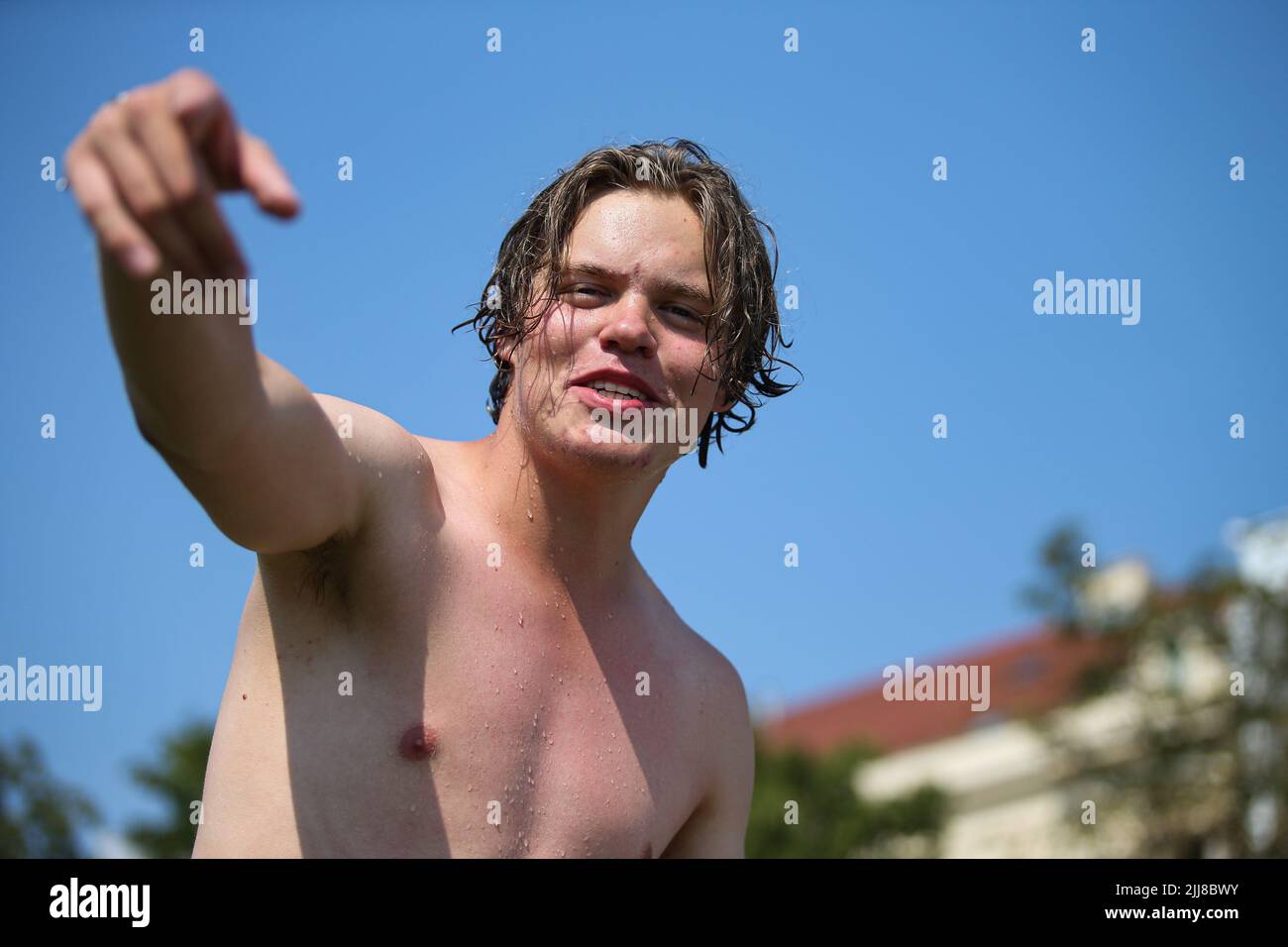 Der polnische instagram-Star und Influencer Jacob Borkowski kühlt bei ...