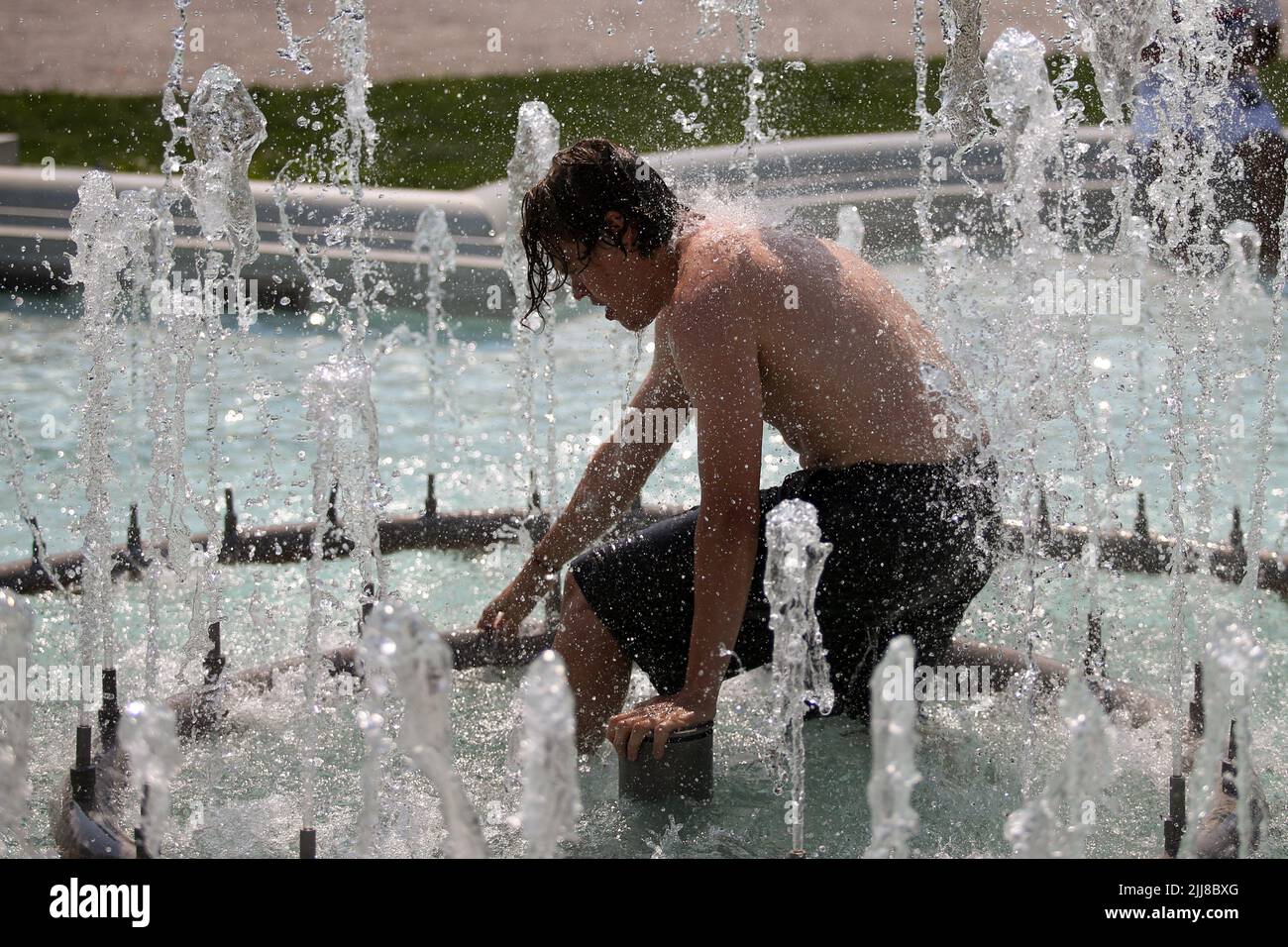 Der polnische instagram-Star und Influencer Jacob Borkowski kühlt bei ...