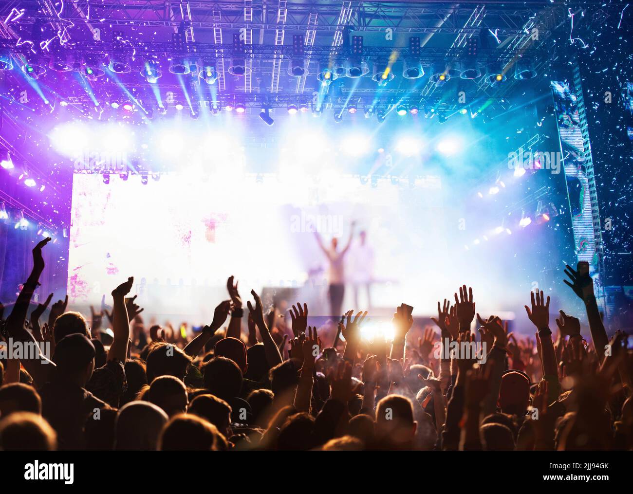Summer festival background dj crowd -Fotos und -Bildmaterial in hoher ...