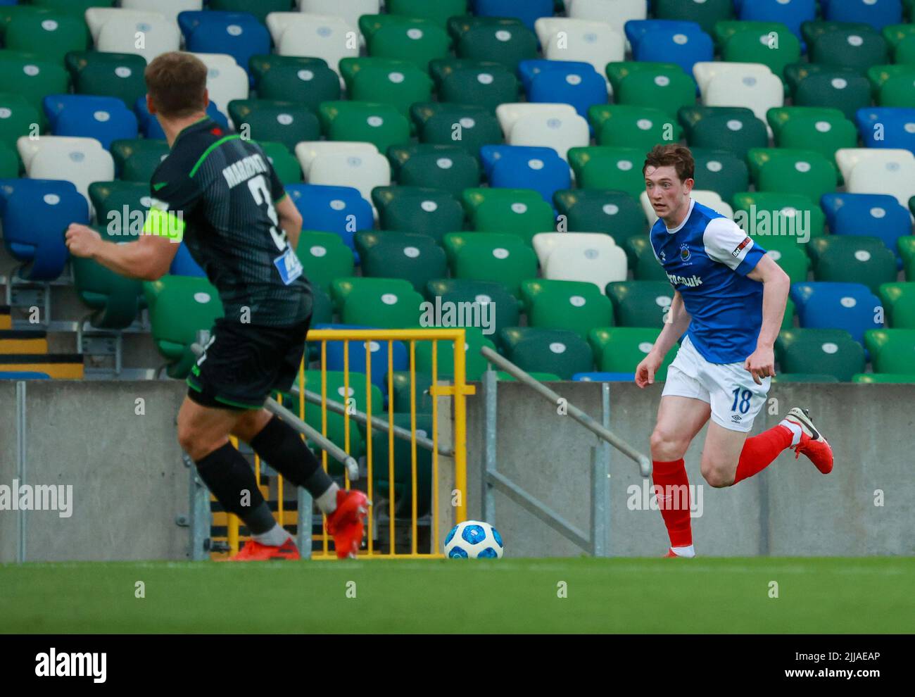Finlayson linfield spieler -Fotos und -Bildmaterial in hoher Auflösung ...