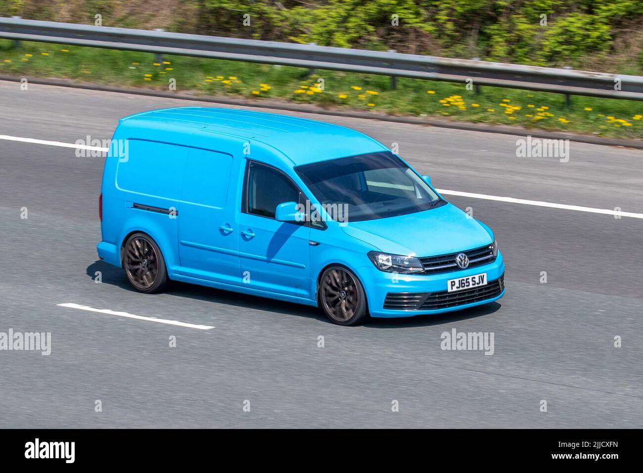 Volkswagen caddy c20 tdi 104 -Fotos und -Bildmaterial in hoher ...