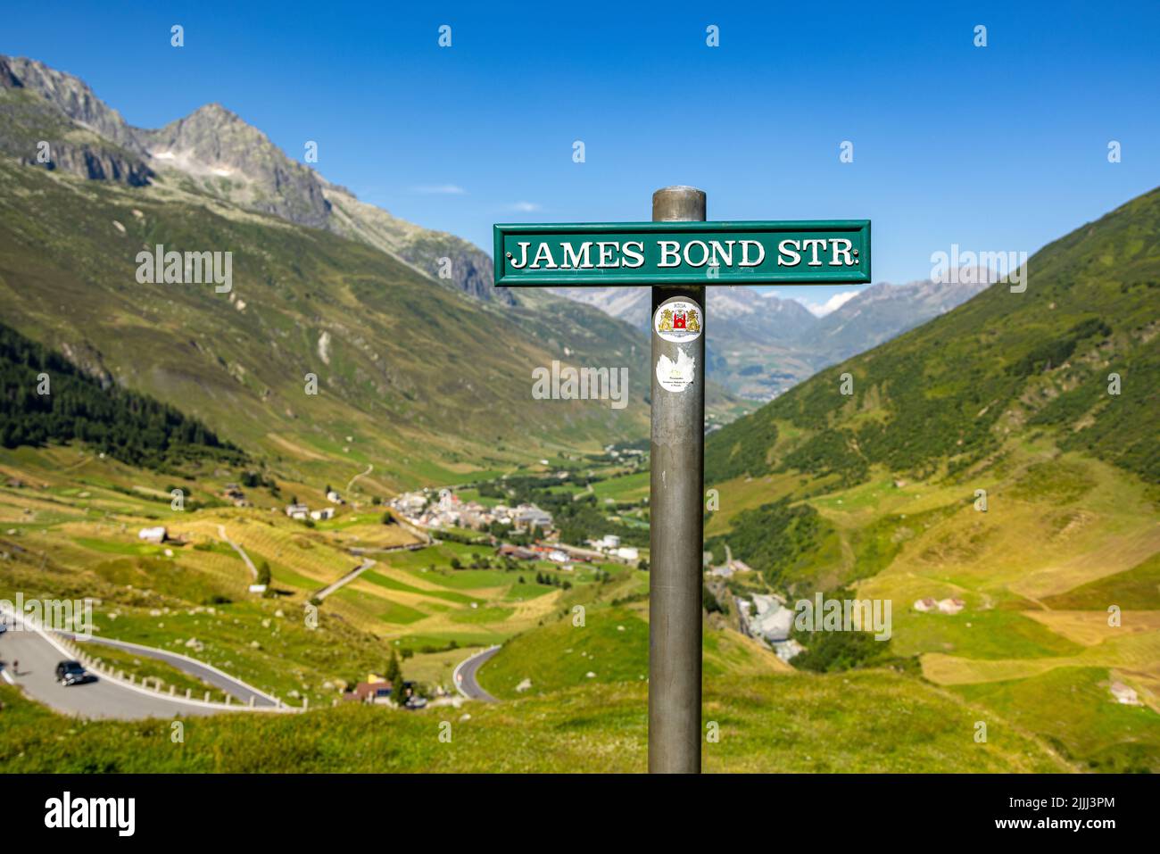 Berühmte James Bond Road am Furka Pass - REALP, SCHWEIZ - 14. JULI 2022 ...