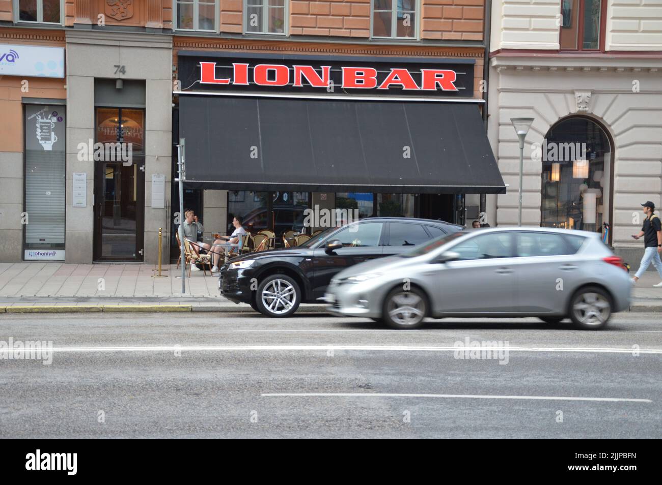 Stockholm, Schweden - 18. Juli 2022 - Lion Bar at Sveavaegen. (Foto von ...
