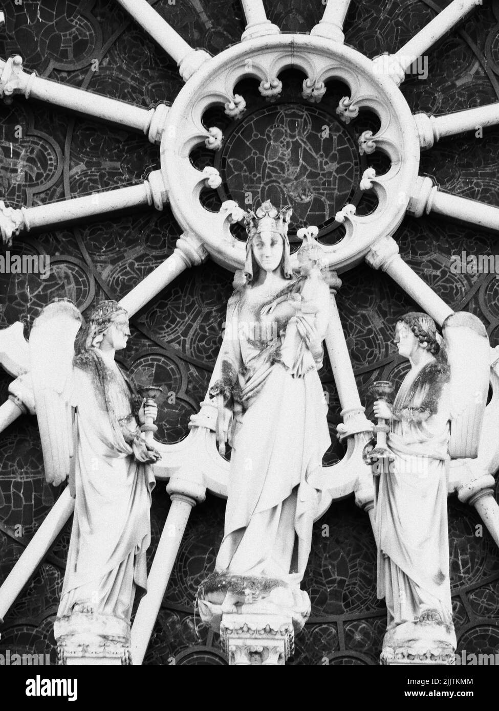 Virgin mary child statue cathedral -Fotos und -Bildmaterial in hoher Auflösung – Alamy