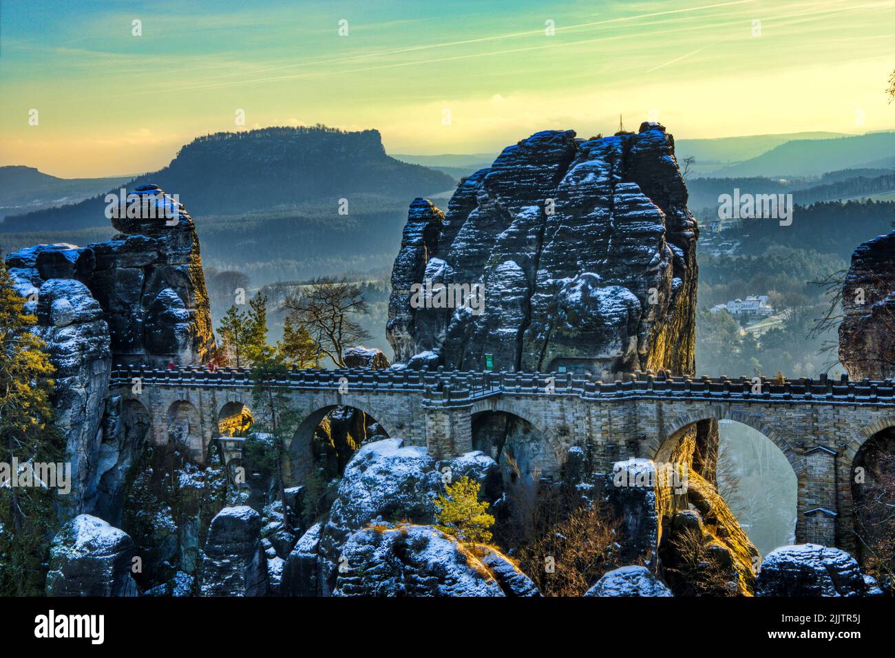 Bastei winterlandschaft -Fotos und -Bildmaterial in hoher Auflösung – Alamy