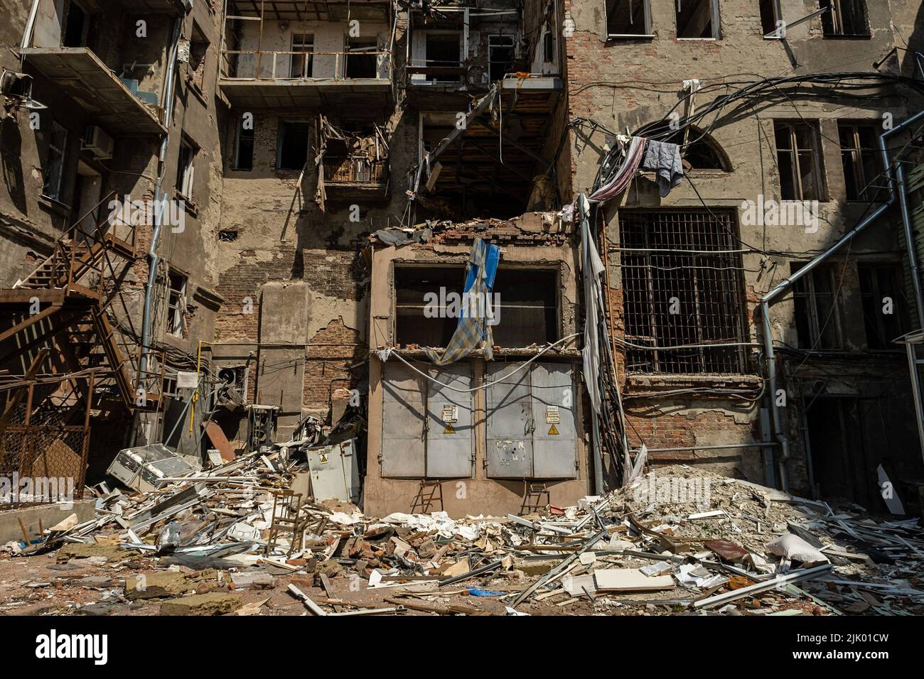 Eine Außenansicht einer Beschuss-Szene in Charkiw.. Charkiw gilt als ...