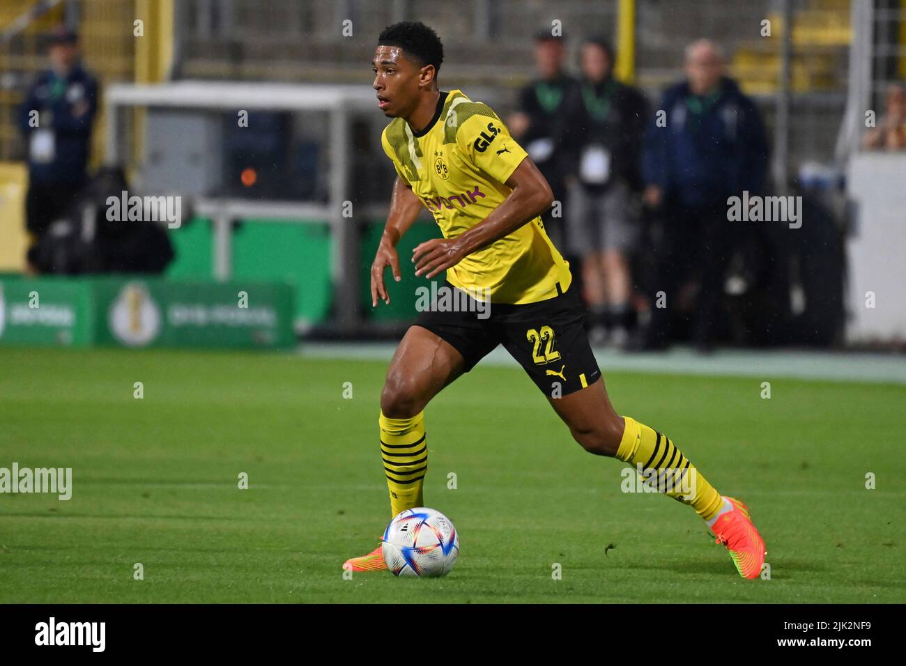 Jude bellingham body -Fotos und -Bildmaterial in hoher Auflösung – Alamy