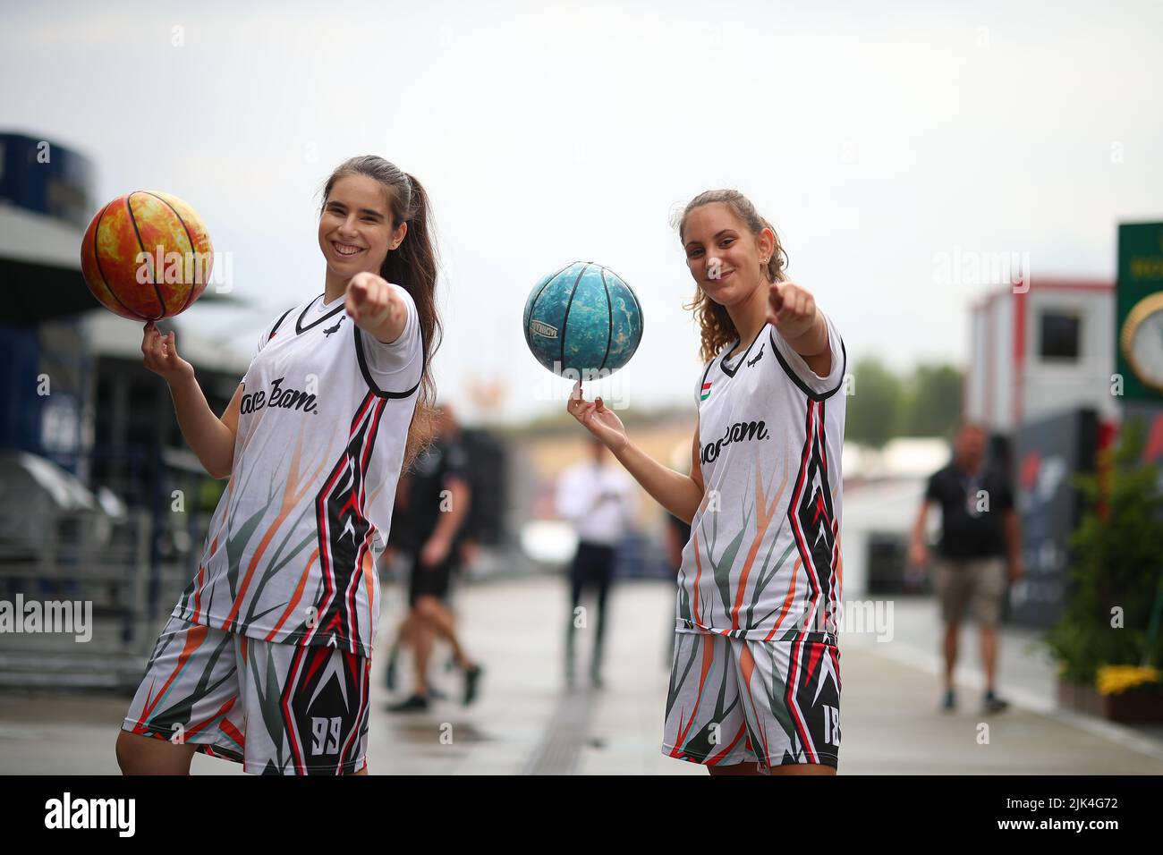 Paddock girls f1 -Fotos und -Bildmaterial in hoher Auflösung – Alamy
