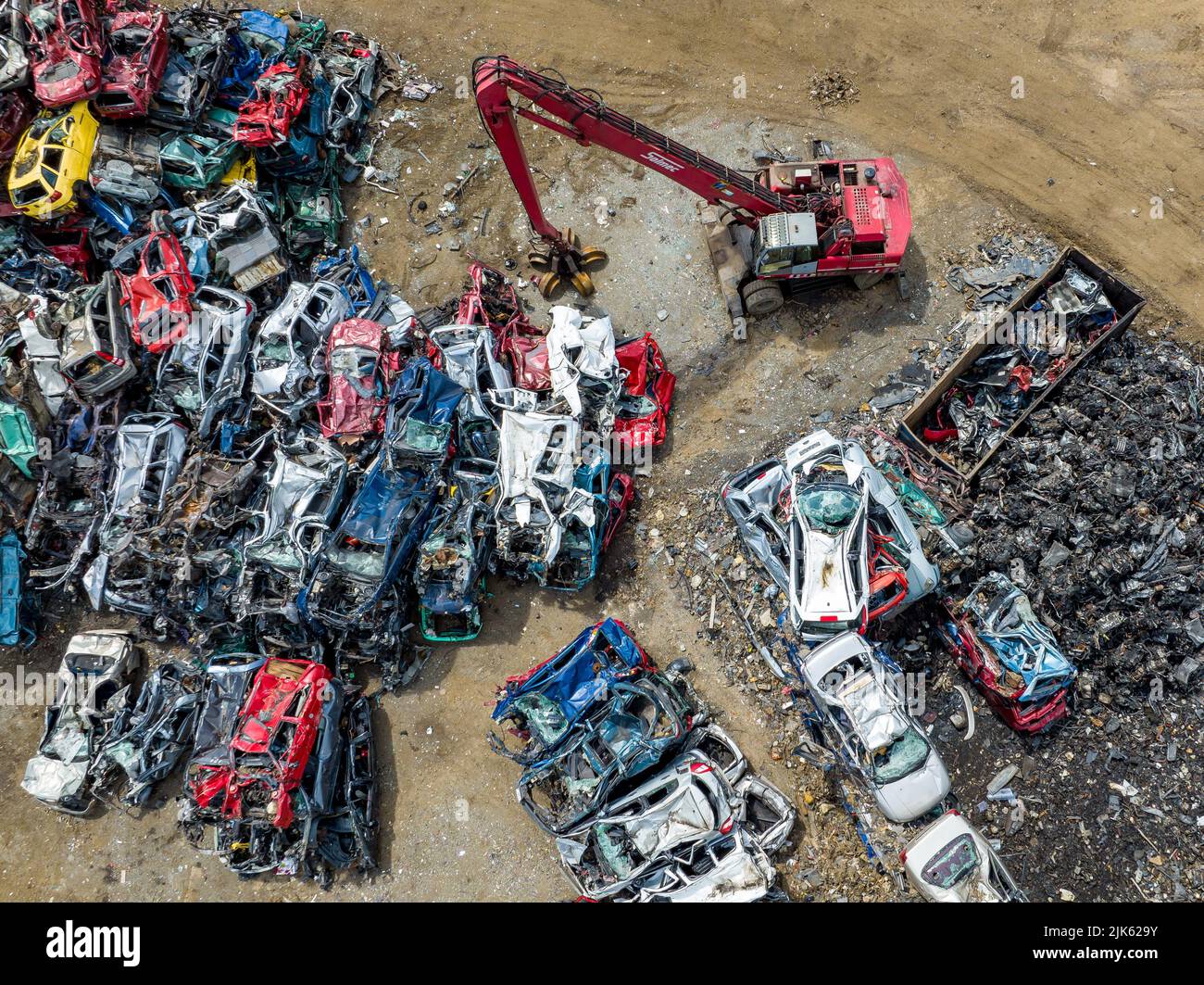 Junkyard junked vehicles vehicle -Fotos und -Bildmaterial in hoher ...