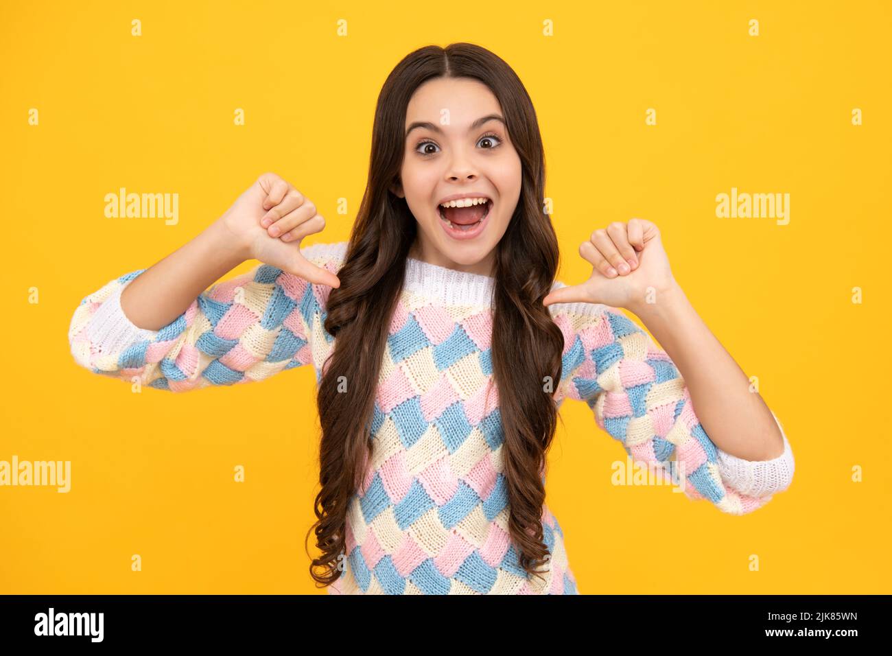 Aufgeregt Kinder Gesicht. Staunend Ausdruck, fröhlich und froh. Porträt ...