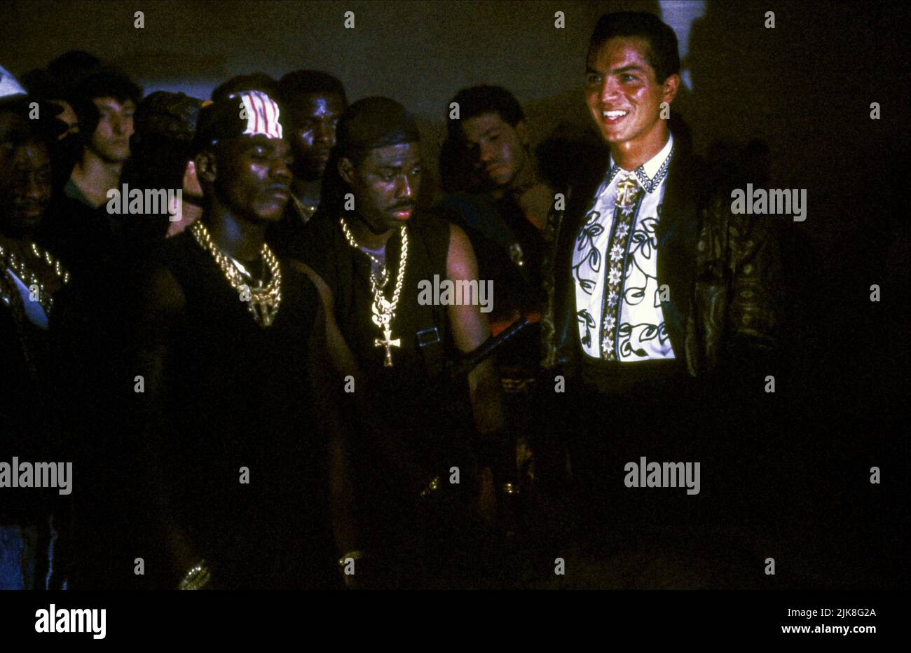 Benjamin Bratt Film: Ketten Aus Gold (1991) Charaktere: Carlos Regie ...