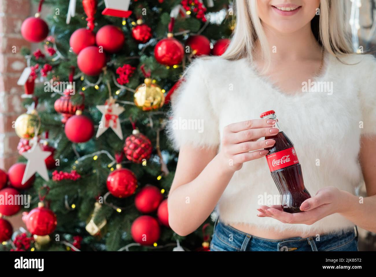 Coca cola cola flasche glas trinken -Fotos und -Bildmaterial in hoher Auflösung – Alamy