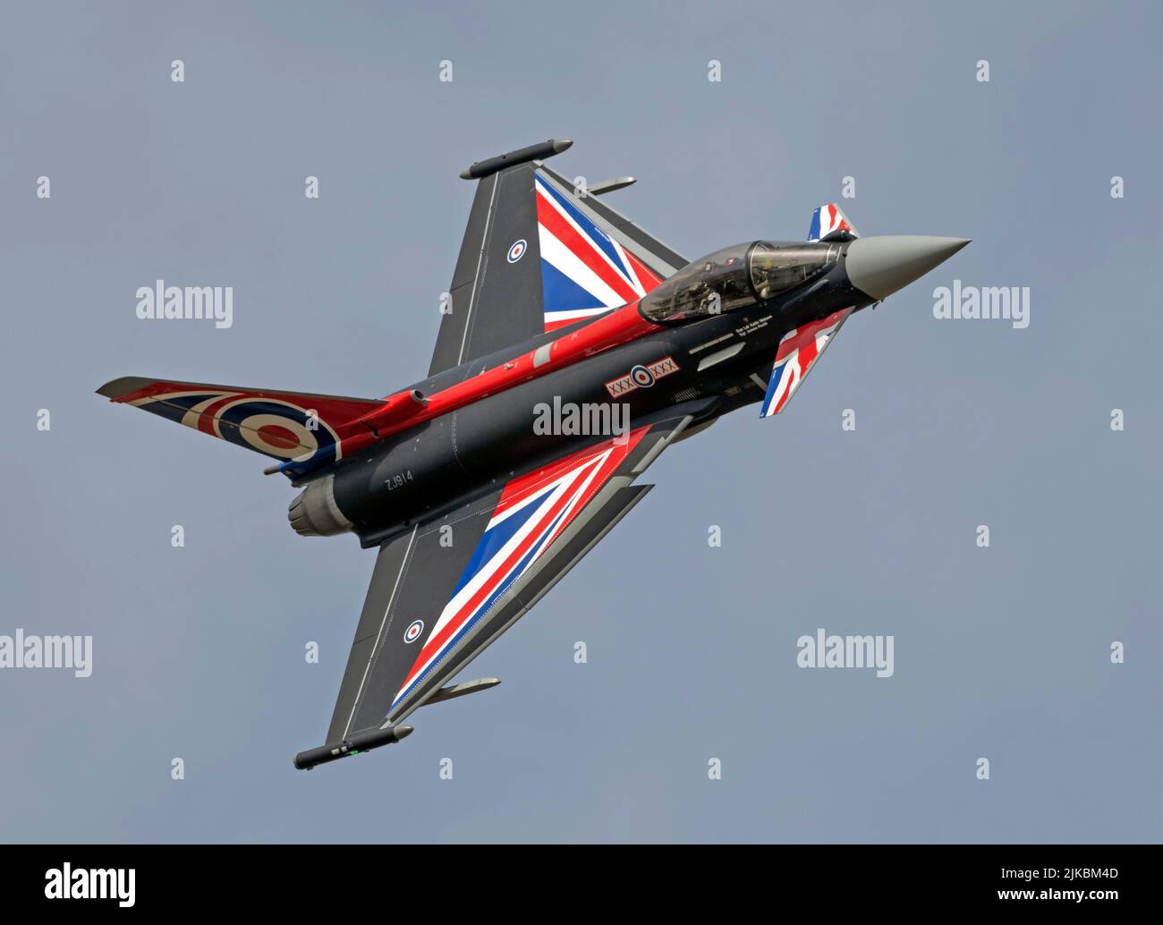 Raf typhoon display team -Fotos und -Bildmaterial in hoher Auflösung ...