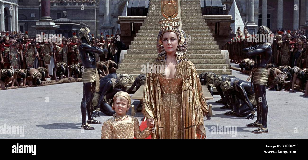 Los Angeles.CA.USA. Elizabeth Taylor (als Königin Cleopatra) Loris Loddi (als Caesarion) in ...