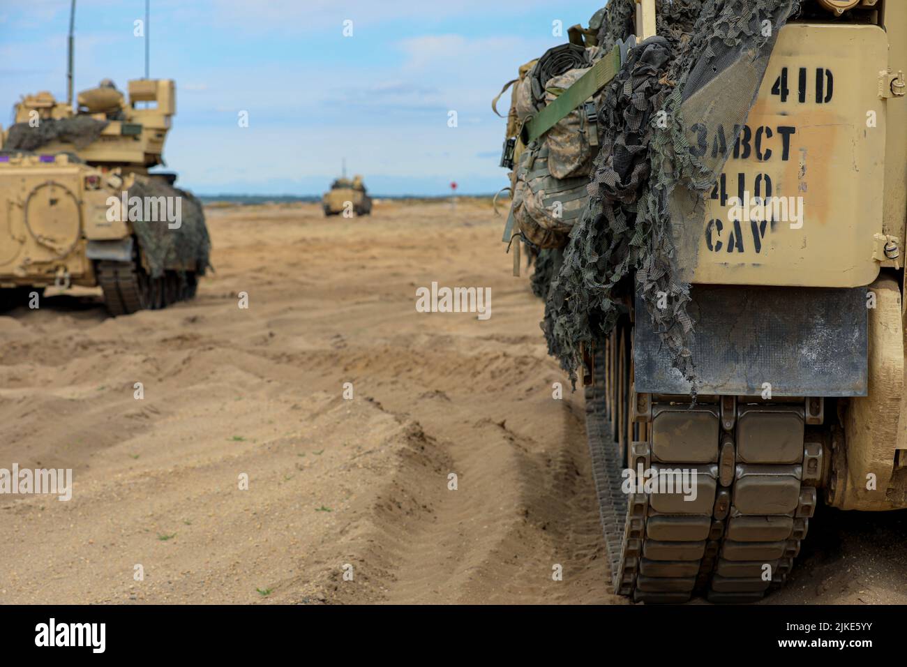 US Army M2A3 Bradley Kampffahrzeuge zugeordnet zu 4. Squadron, 10 ...