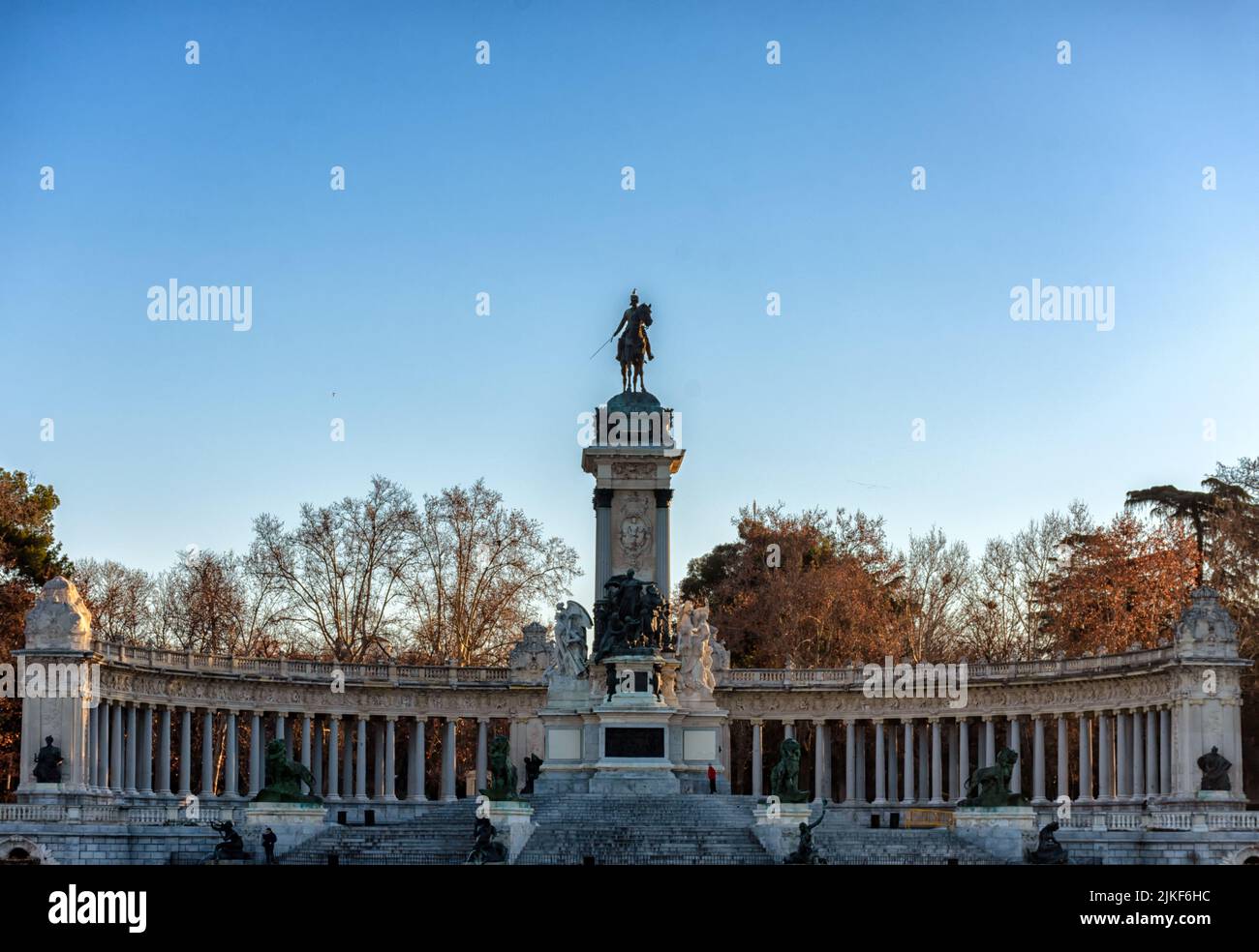 Escultura estatua esculturas -Fotos und -Bildmaterial in hoher ...