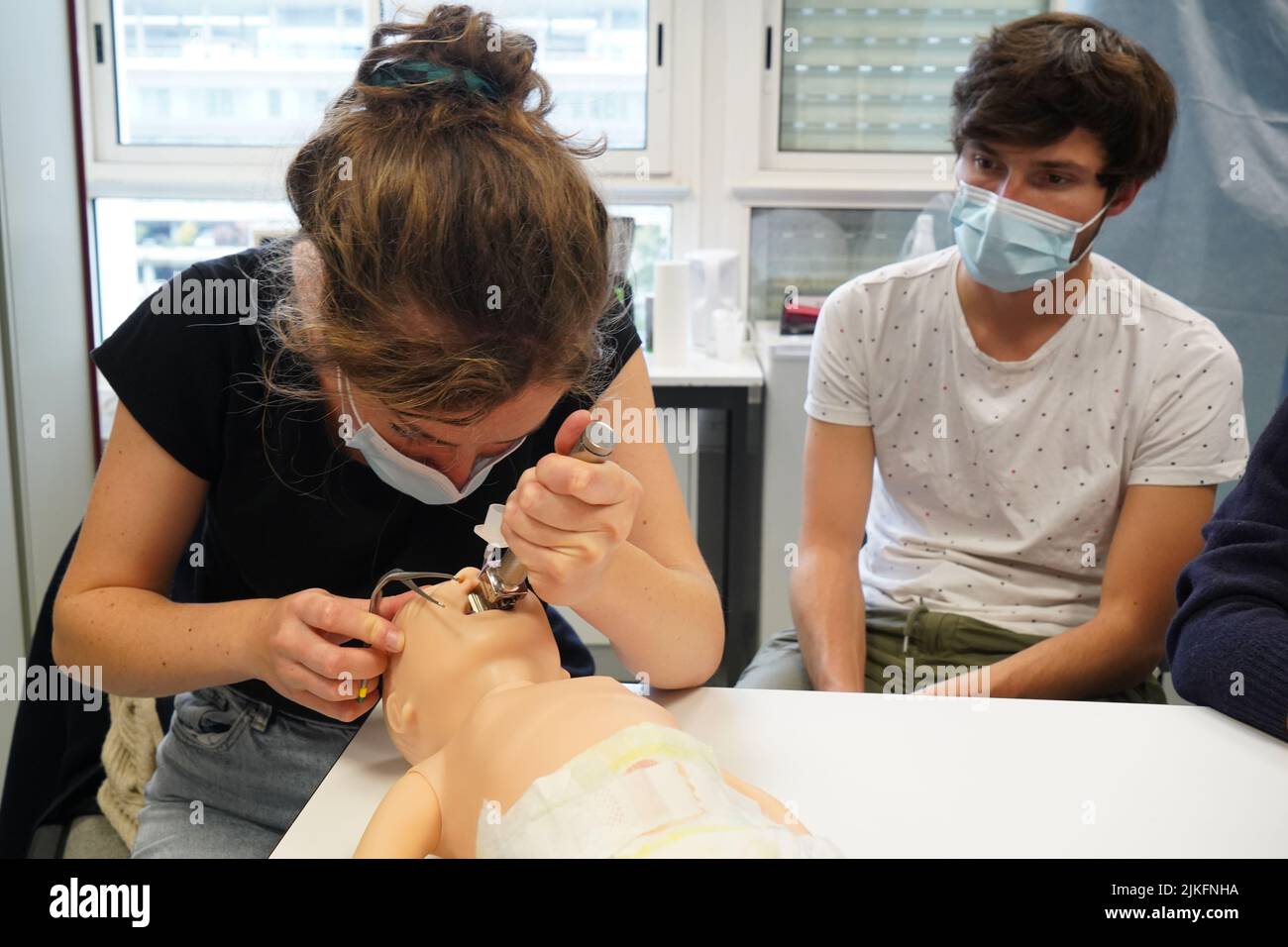 Simulationsworkshop für die Reanimation bei Kindern an der ...