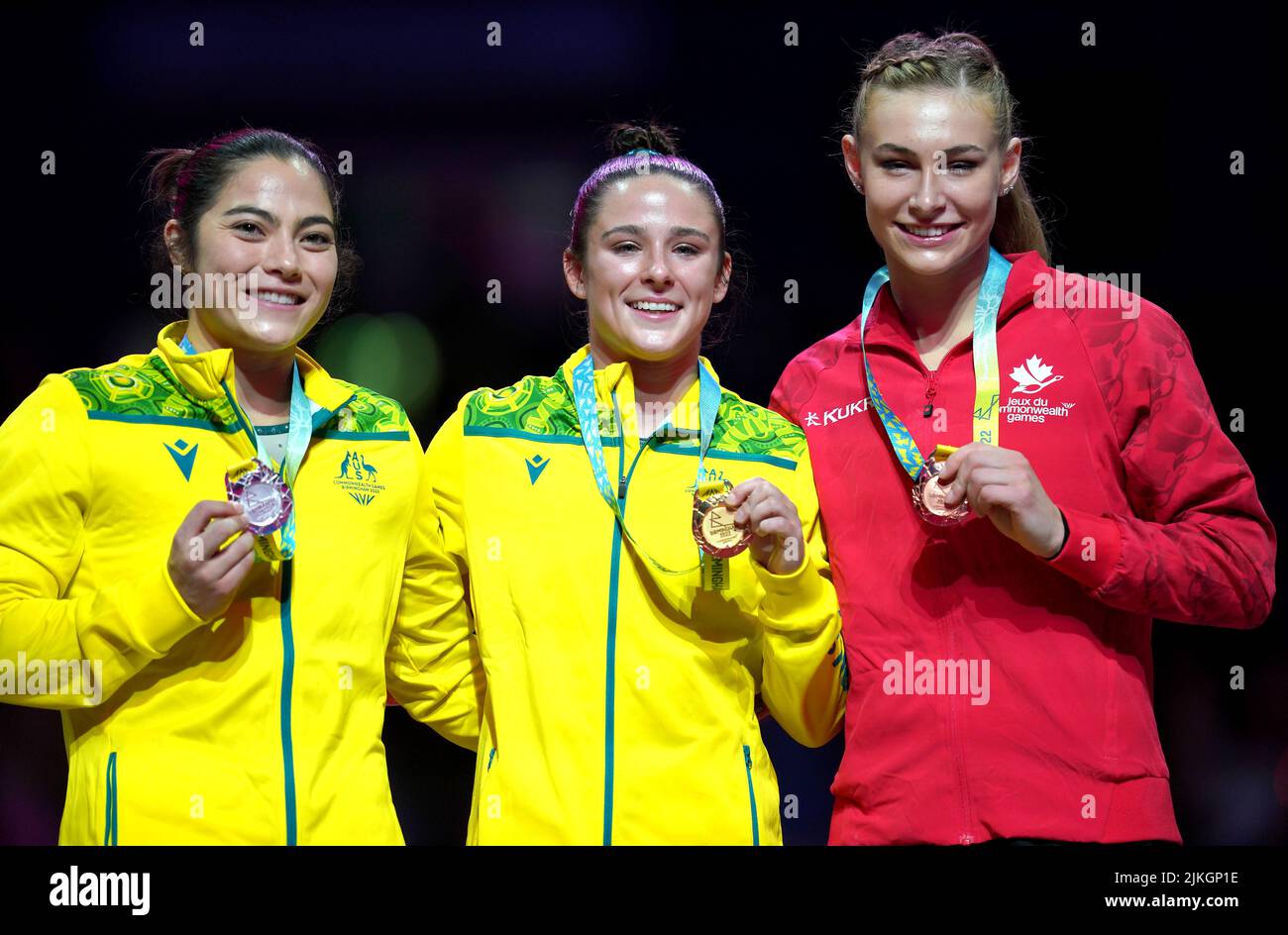 Australiens Georgia Godwin (links) mit der Silbermedaille, Australiens ...