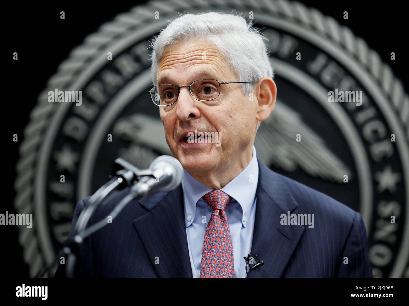 Der US-Justizminister Merrick Garland schwört in der neuen Direktorin ...