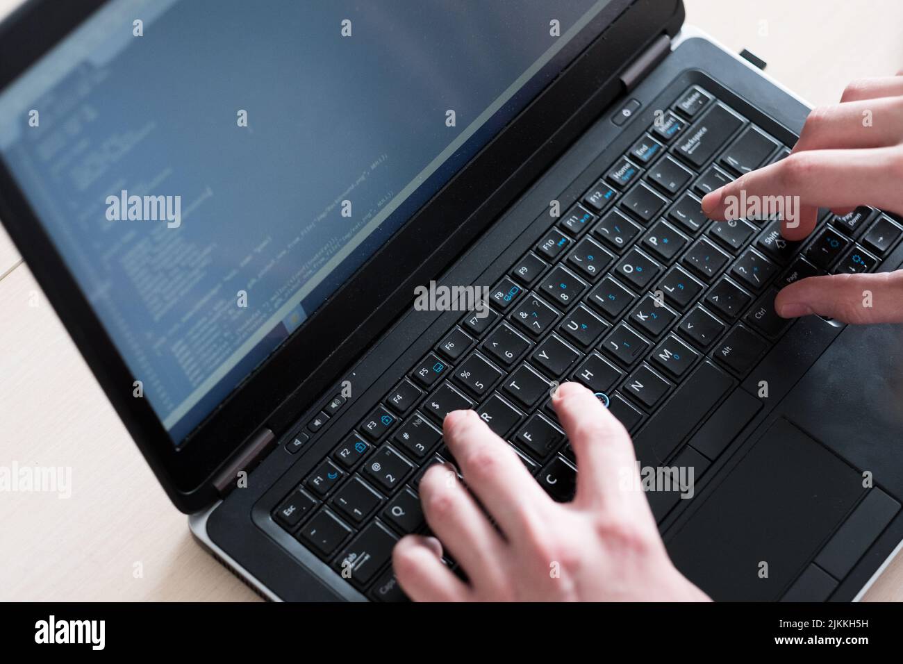 Code programmer -Fotos und -Bildmaterial in hoher Auflösung – Alamy