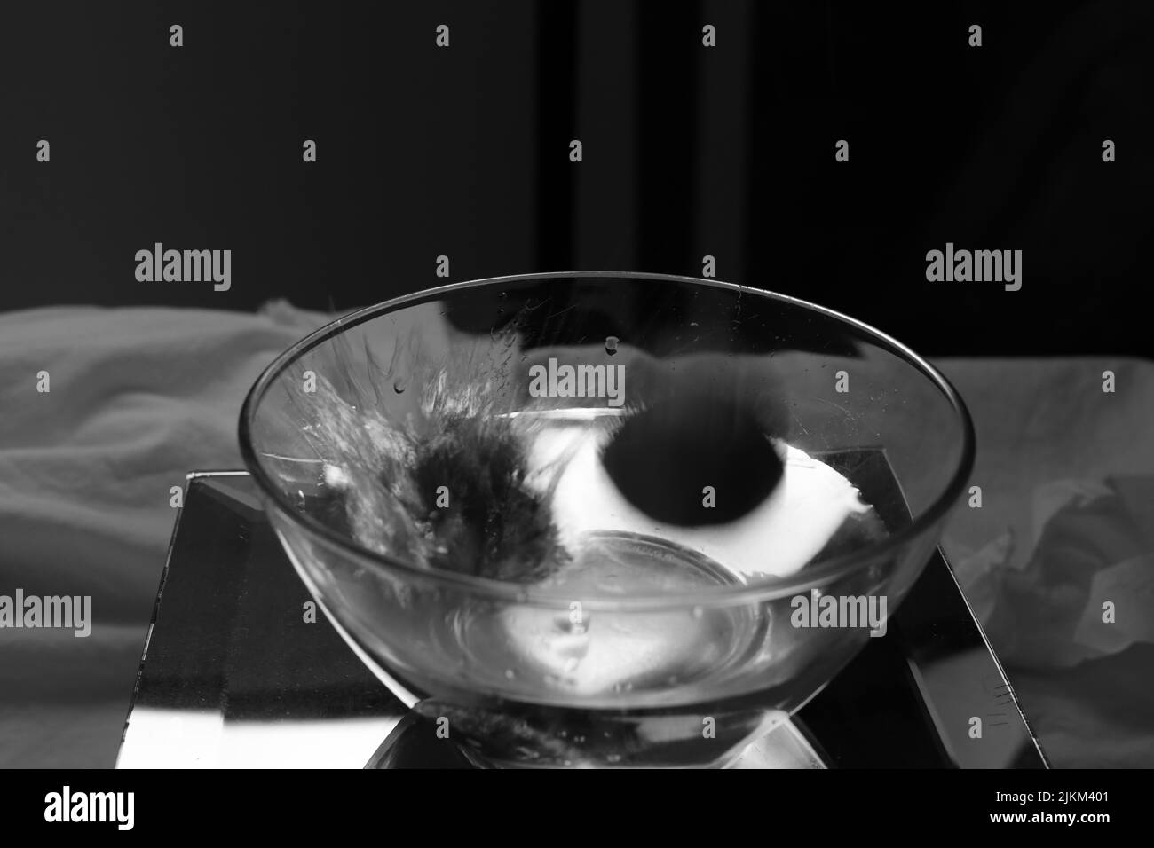 Fallende objekte -Fotos und -Bildmaterial in hoher Auflösung – Alamy