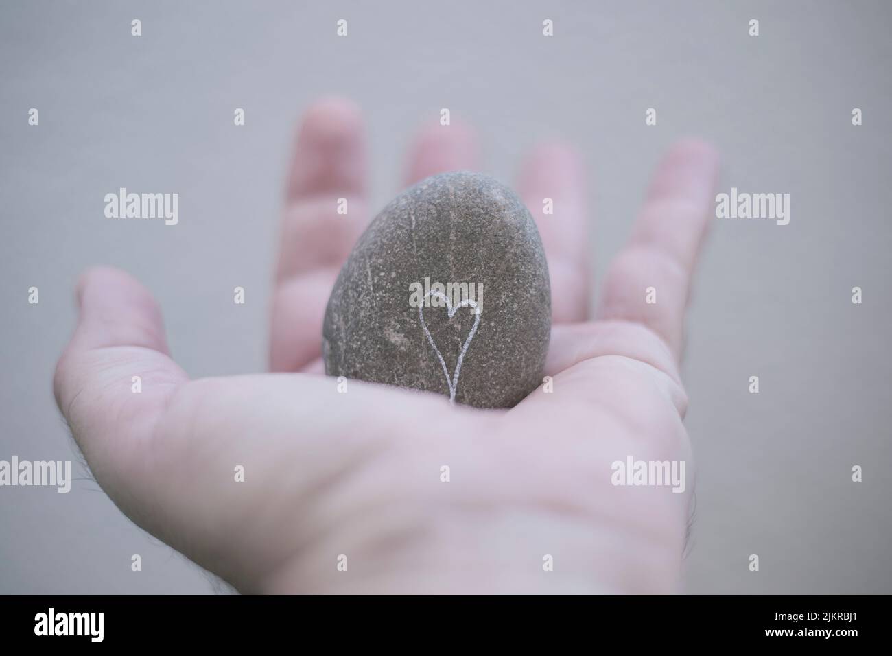 Gebende hände -Fotos und -Bildmaterial in hoher Auflösung – Alamy