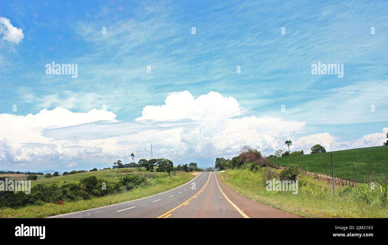 Autobahn landschaft -Fotos und -Bildmaterial in hoher Auflösung – Alamy