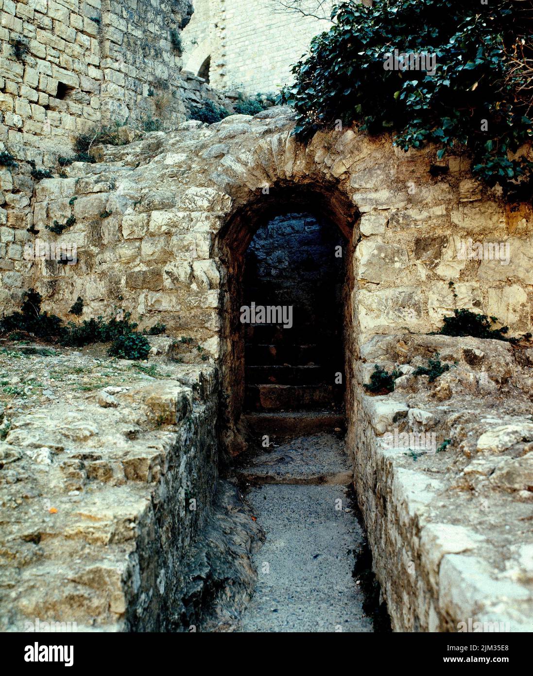 Puerta ruinas romanas -Fotos und -Bildmaterial in hoher Auflösung – Alamy