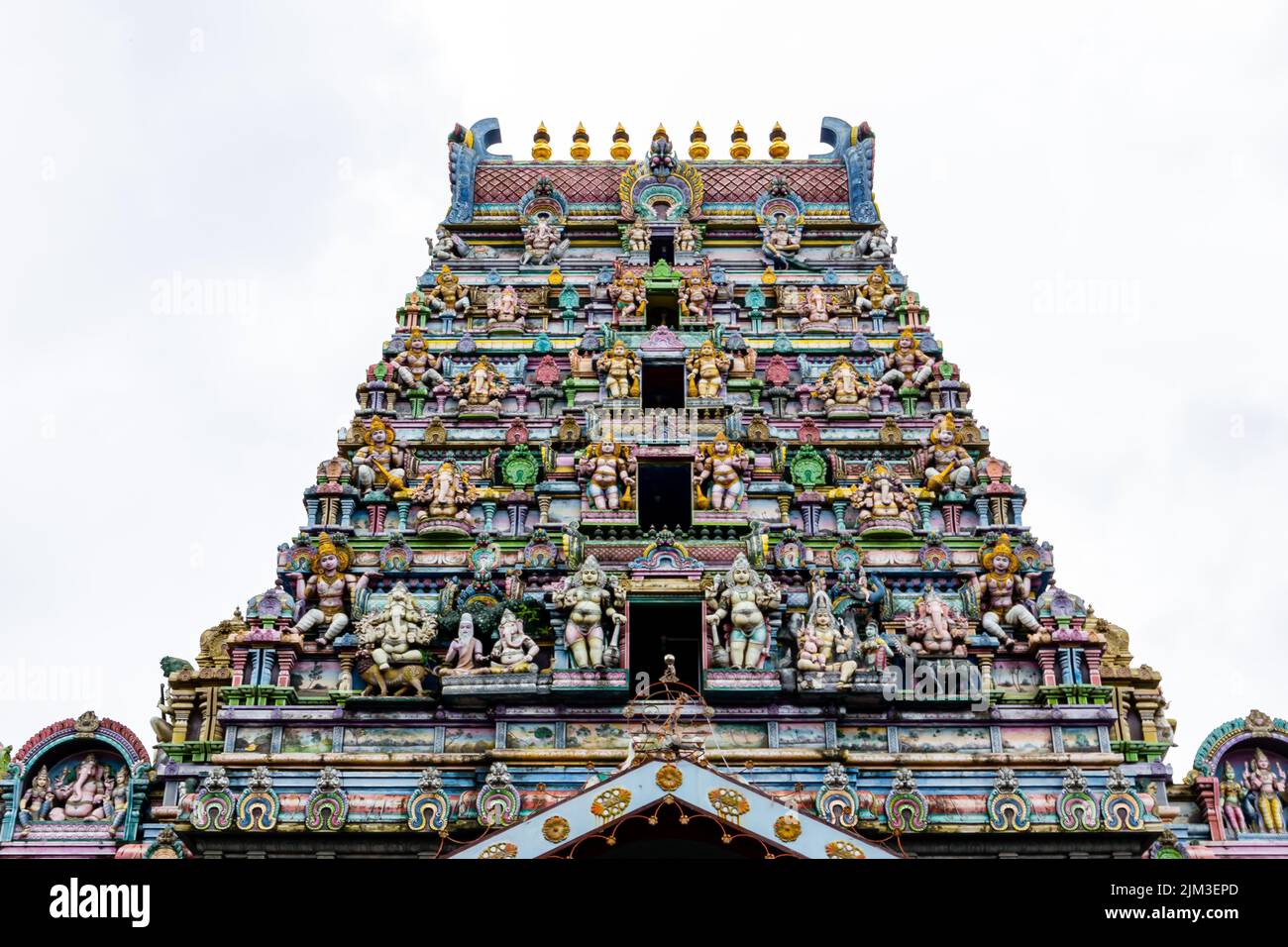 Hindu temple victoria mahe seychelles -Fotos und -Bildmaterial in hoher ...