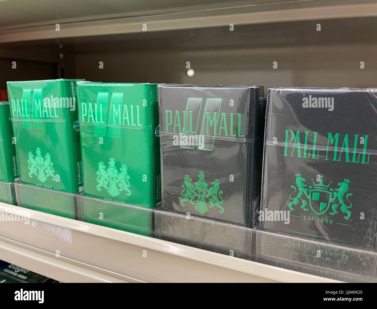 Pack pall mall cigarettes -Fotos und -Bildmaterial in hoher Auflösung ...