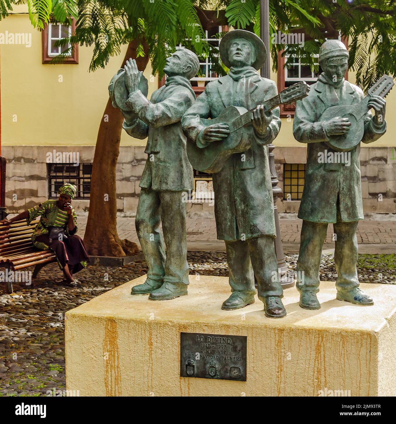 Statue statuen santa cruz -Fotos und -Bildmaterial in hoher Auflösung – Alamy