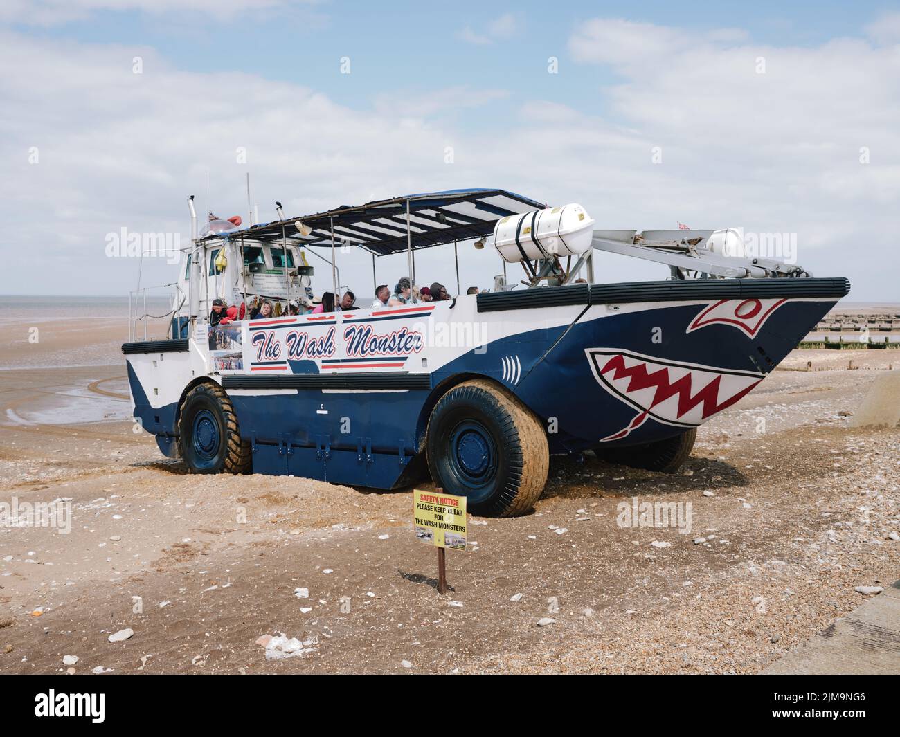 Das Wash Monster Feuerzeug Amphibious Resupply Cargo Schiff und ...