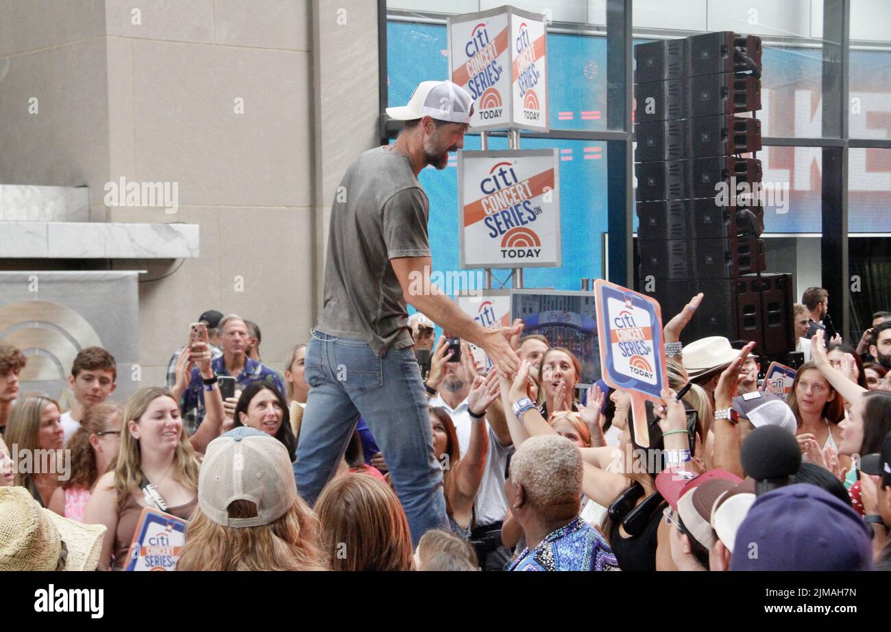New York, USA. 5. August 2022. (NEU) Walker Hayes tritt live bei der ...