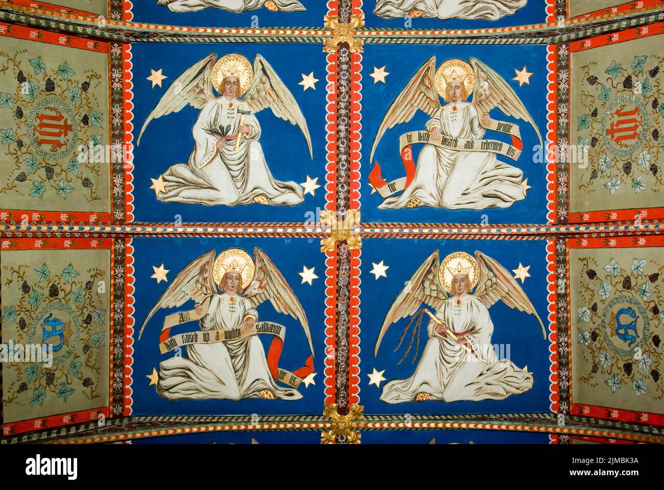 Kirche mit bemalter decke -Fotos und -Bildmaterial in hoher Auflösung – Alamy