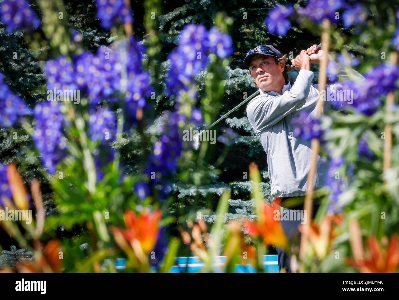 Stephen Ames trifft vom vierten Abschlag während des Shaw Charity ...