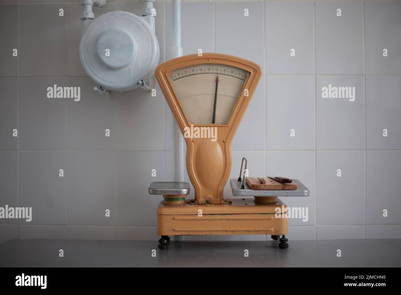 Klassische waage -Fotos und -Bildmaterial in hoher Auflösung – Alamy