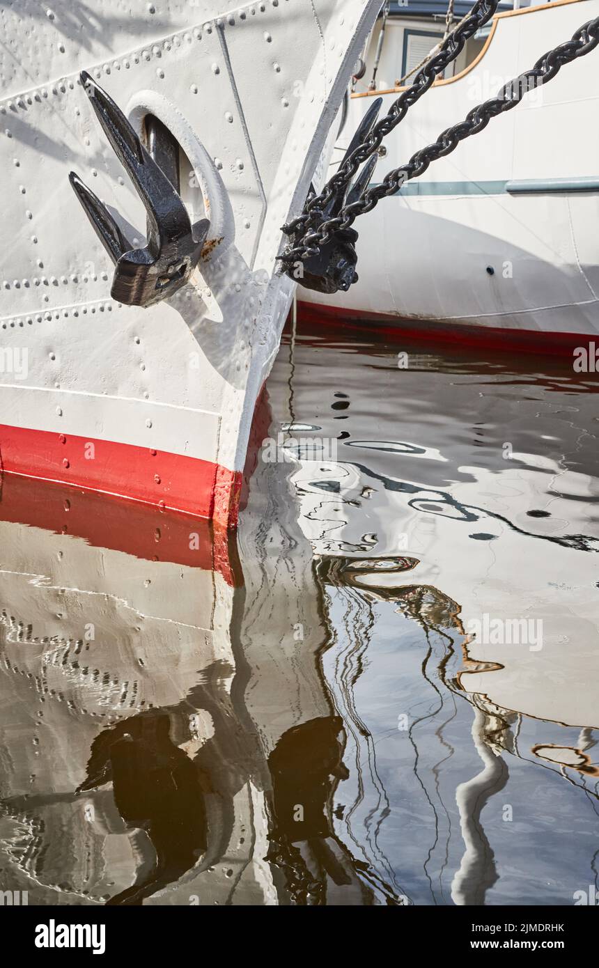 Eine fregatte vor anker -Fotos und -Bildmaterial in hoher Auflösung – Alamy