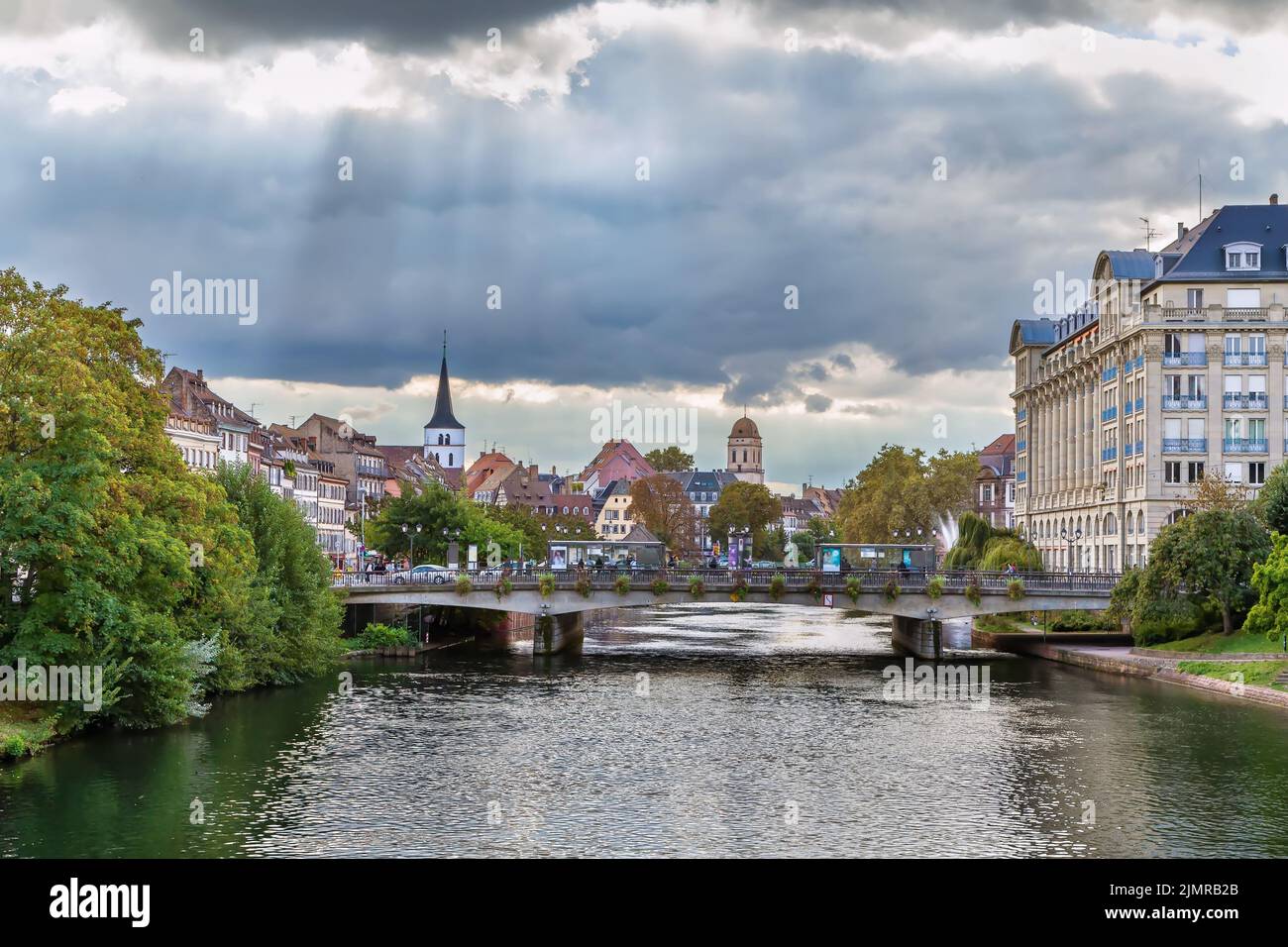 Frankreich kranker fluss -Fotos und -Bildmaterial in hoher Auflösung ...