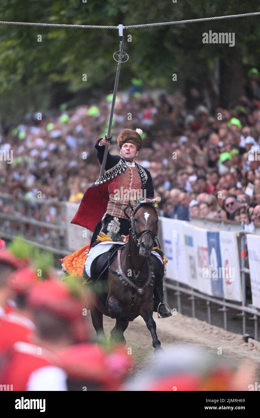 Sinj, Kroatien. 07. August 2022. Der Ritter Frano Ivkovic wird am 07 ...