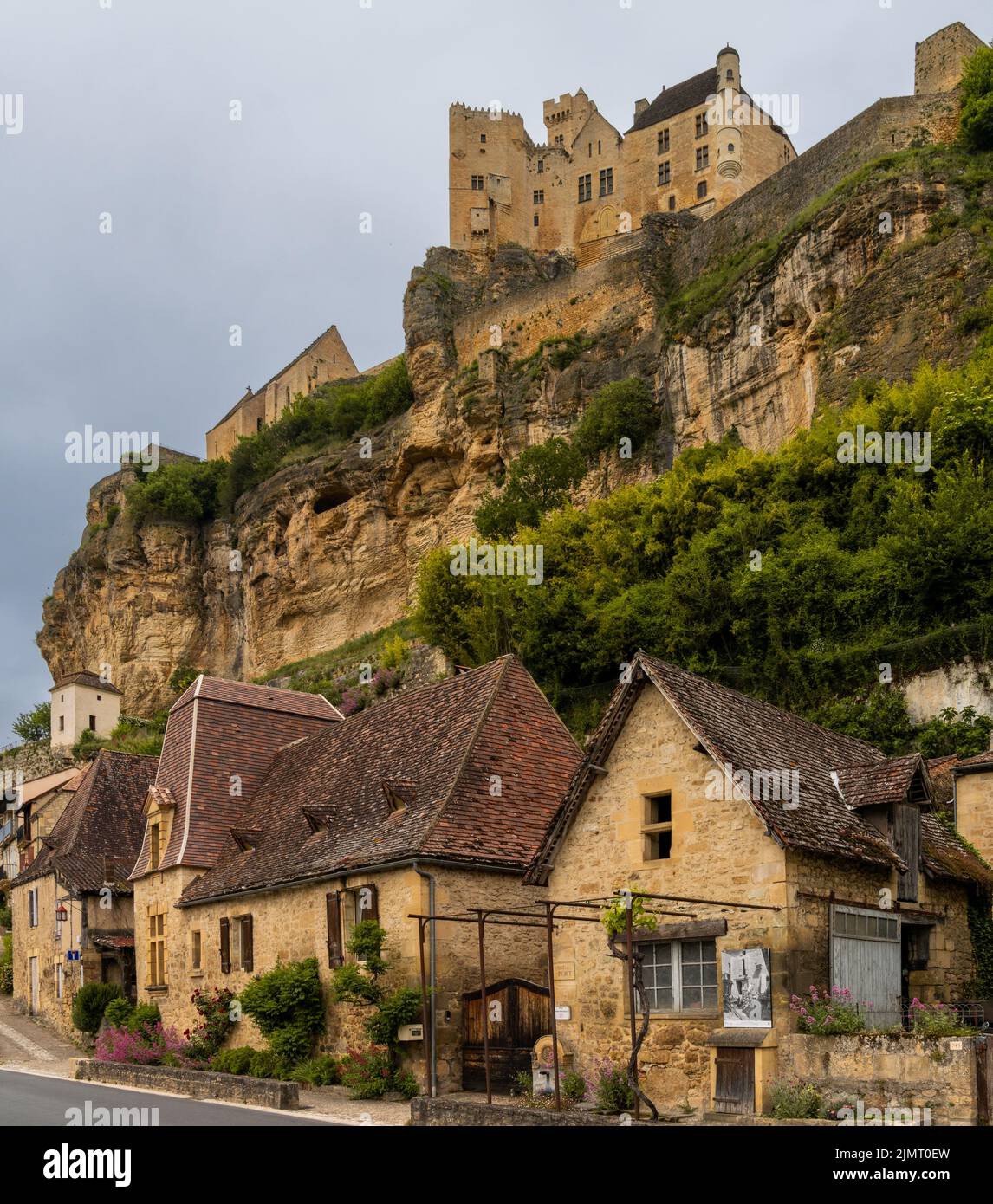 Das historische und malerische mittelalterliche Dorf Beynac-et-Cadenac ...