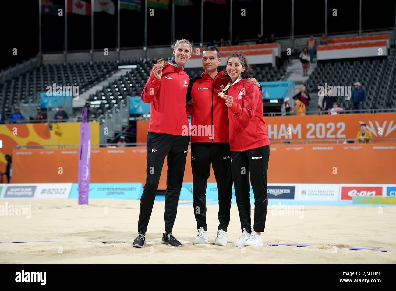 Die Goldmedaillengewinnerin Sarah Pavan und Melissa Humana-Paredes aus ...