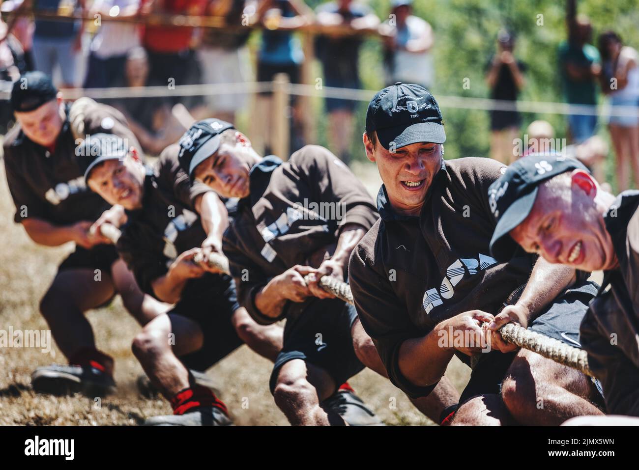 17. Juli 2022, Baden-Württemberg, Horben: Simon Hug (l-r), Lukas ...