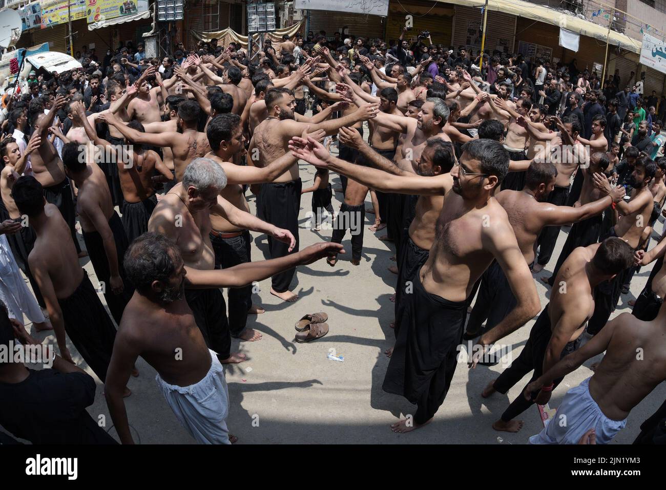 Lahore, Punjab, Pakistan. 8. August 2022. Pakistanische schiitische ...