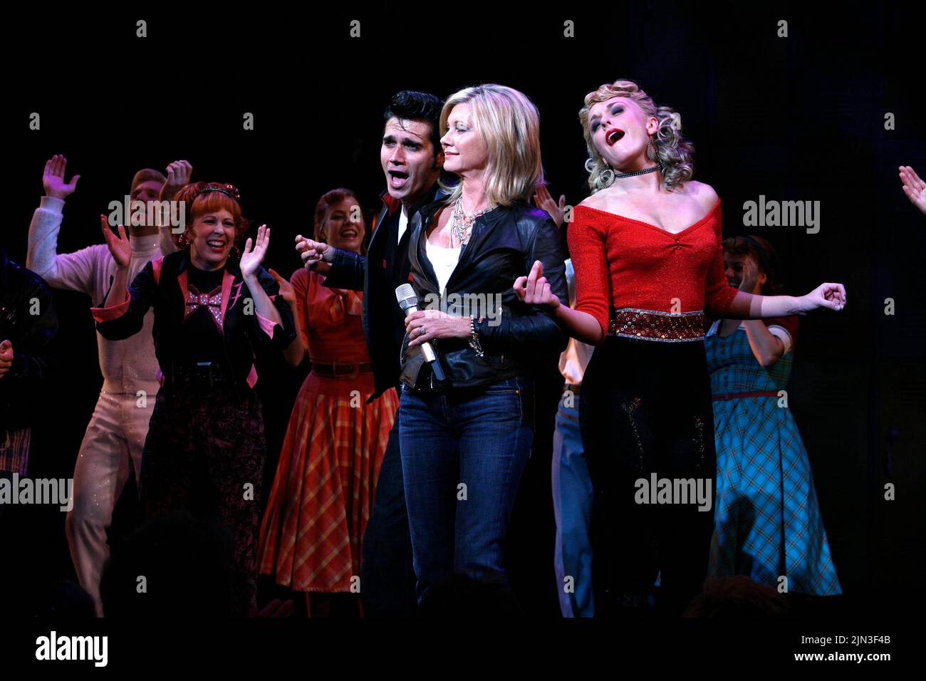 DATEIBILDER: Olivia Newton-John 1948-2022. Olivia Newton John, Derek ...