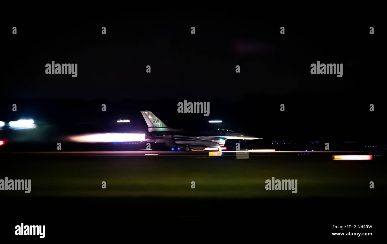 Ein Kampffalcon der US-Luftwaffe F-16C, der dem 79.-Jagdgeschwader ...