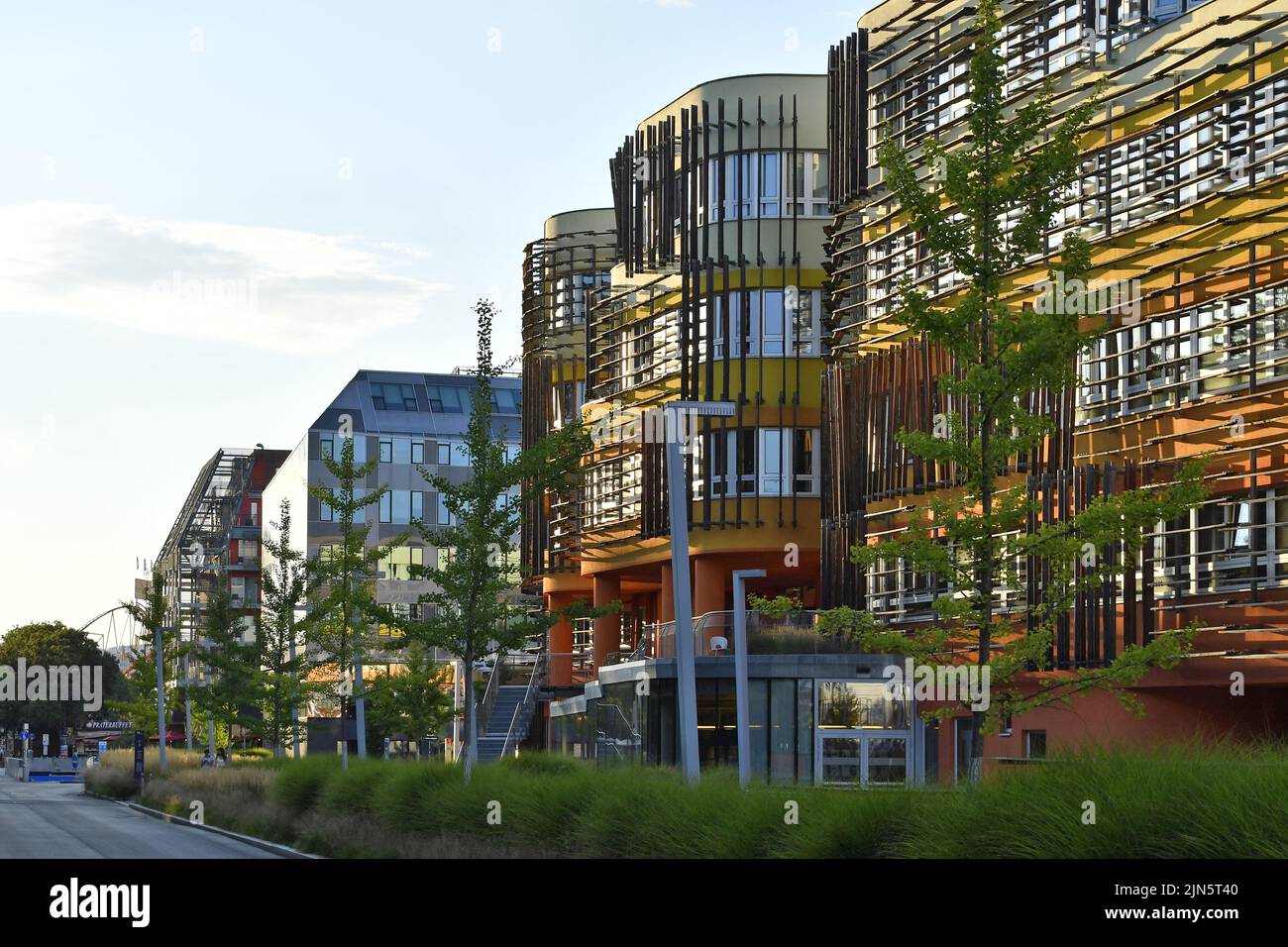 Campus wu wien wirtschaftsuniversität -Fotos und -Bildmaterial in hoher ...